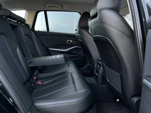 Black BMW 318 2021 in Riga, with an engine capacity of 2.00 L and mileage of 162 thousand km for 17990 €, photo 8 on AUTOMOTO.COM.LV