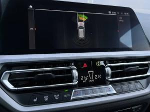 Black BMW 318 2021 in Riga, with an engine capacity of 2.00 L and mileage of 162 thousand km for 17990 €, photo 12 on AUTOMOTO.COM.LV