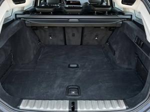 Black BMW 318 2021 in Riga, with an engine capacity of 2.00 L and mileage of 162 thousand km for 17990 €, photo 17 on AUTOMOTO.COM.LV