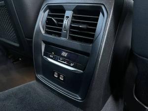 Black BMW 318 2021 in Riga, with an engine capacity of 2.00 L and mileage of 162 thousand km for 17990 €, photo 18 on AUTOMOTO.COM.LV