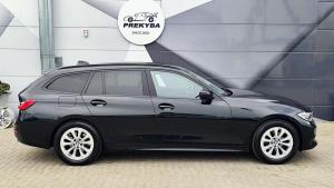 Black BMW 318 2021 in Kaunas, with an engine capacity of 2.00 L and mileage of 124 thousand km for 15450 €, photo 6 on AUTOMOTO.COM.LV