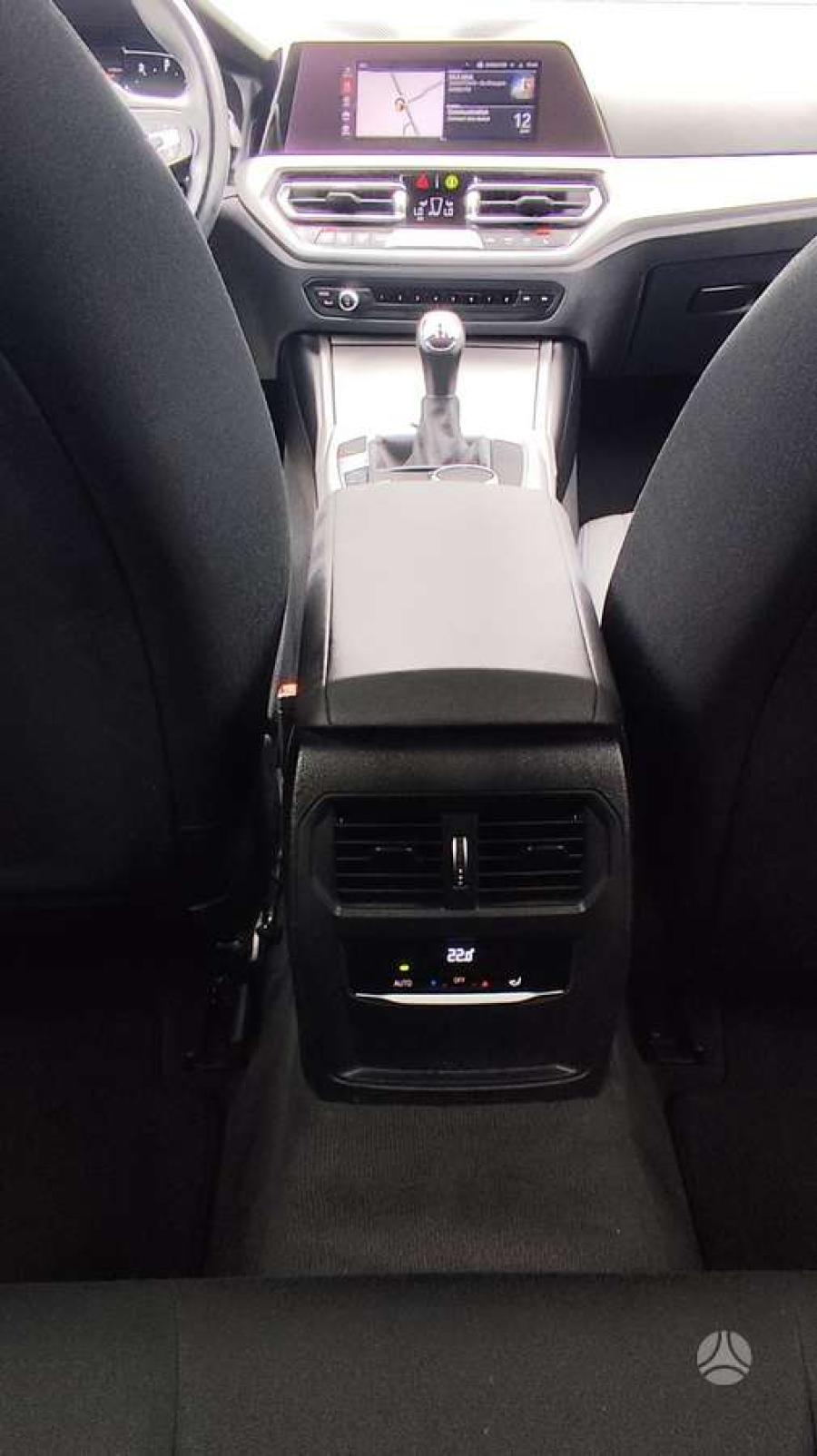 Black BMW 318 2021 in Kaunas, with an engine capacity of 2.00 L and mileage of 124 thousand km for 15450 €, photo 15 on AUTOMOTO.COM.LV