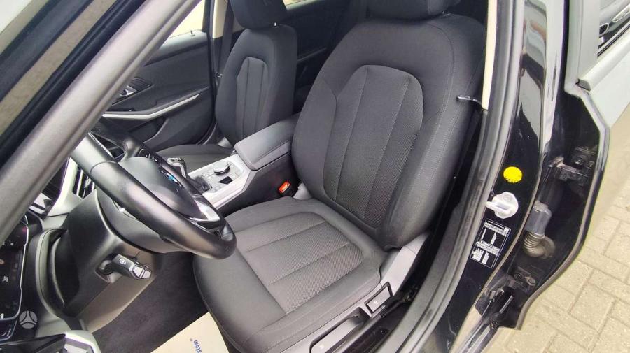 Black BMW 318 2021 in Kaunas, with an engine capacity of 2.00 L and mileage of 124 thousand km for 15450 €, photo 17 on AUTOMOTO.COM.LV