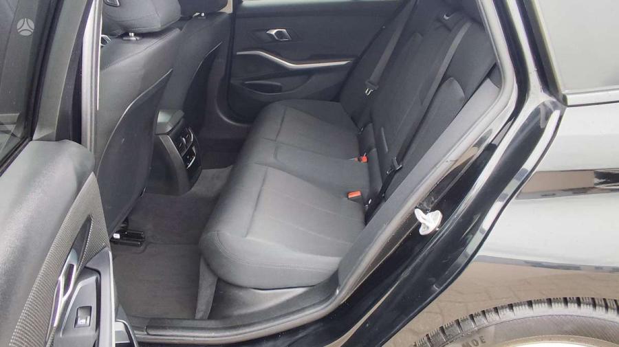 Black BMW 318 2021 in Kaunas, with an engine capacity of 2.00 L and mileage of 124 thousand km for 15450 €, photo 19 on AUTOMOTO.COM.LV