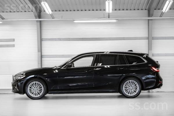 BMW 318 2021 in Tukums on AUTOMOTO.COM.LV Black BMW 318 2021 in Tukums, with an engine capacity of 2.00 L and mileage of 230 thousand km for 17990 β¬, photo 8 on AUTOMOTO.COM.LV
