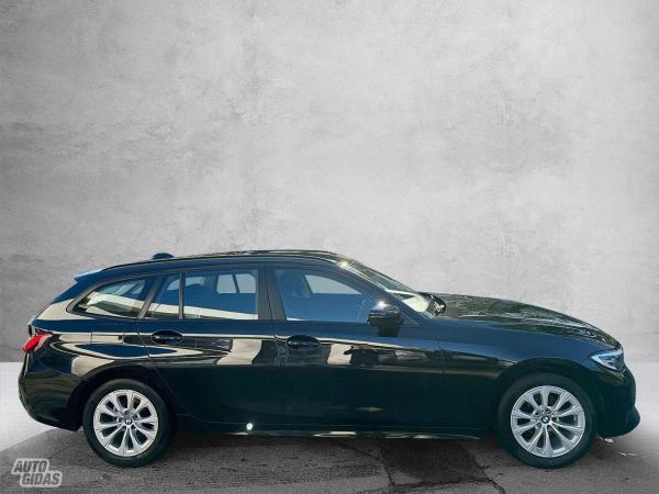 Black BMW 318 2022 in Kaunas, with an engine capacity of 2.00 L and mileage of 53 thousand km for 26830 €, photo 4 on AUTOMOTO.COM.LV