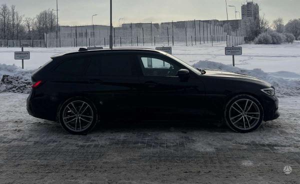 Black BMW 318 2022 in Vilnius, with an engine capacity of 2.00 L and mileage of 164 thousand km for 15500 €, photo 3 on AUTOMOTO.COM.LV