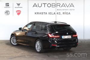 Melns BMW 318 2022 Rīga, ar dzinēja tilpumu 2.00 L un nobraukumu 55 tūkst. km par 24400 €, foto 9 vietnē AUTOMOTO.COM.LV