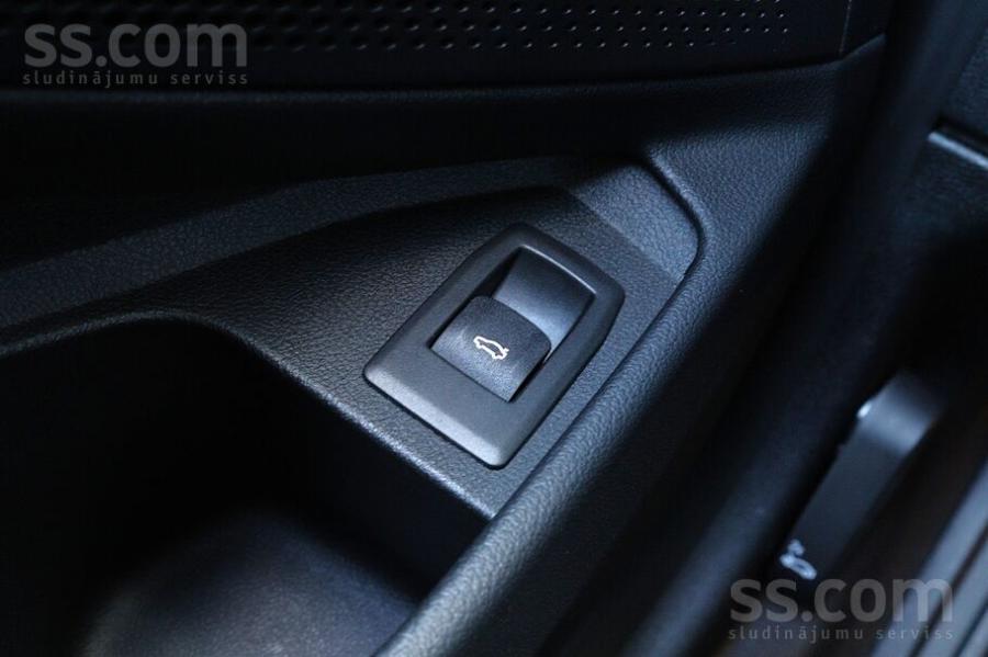 Melns BMW 318 2022 Rīga, ar dzinēja tilpumu 2.00 L un nobraukumu 55 tūkst. km par 24400 €, foto 24 vietnē AUTOMOTO.COM.LV