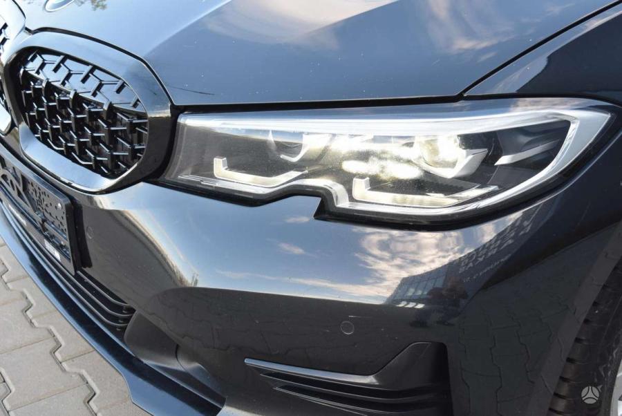 Melns BMW 318 2022 Viļņa, ar dzinēja tilpumu 2.00 L un nobraukumu 233 tūkst. km par 15450 €, foto 57 vietnē AUTOMOTO.COM.LV