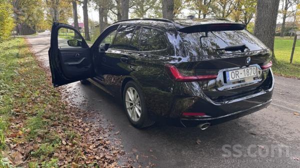 Melns BMW 318 2022 Valmiera, ar dzinēja tilpumu 2.00 L un nobraukumu 260 tūkst. km par 27500 €, foto 3 vietnē AUTOMOTO.COM.LV