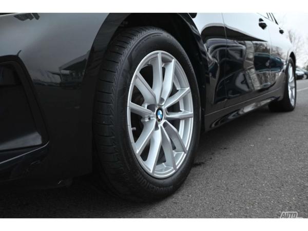 Melns BMW 318 2023 Kauņa, ar dzinēja tilpumu 2.00 L un nobraukumu 41 tūkst. km par 32690 €, foto 10 vietnē AUTOMOTO.COM.LV