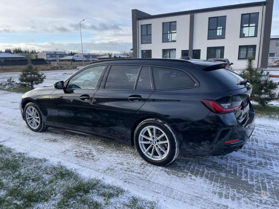Melns BMW 318 2023 Kauņa, ar dzinēja tilpumu 2.00 L un nobraukumu 103 tūkst. km par 18200 €, foto 2 vietnē AUTOMOTO.COM.LV