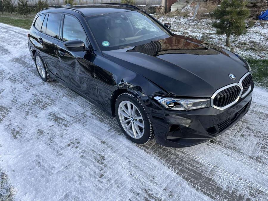 Melns BMW 318 2023 Kauņa, ar dzinēja tilpumu 2.00 L un nobraukumu 103 tūkst. km par 18200 €, foto 5 vietnē AUTOMOTO.COM.LV