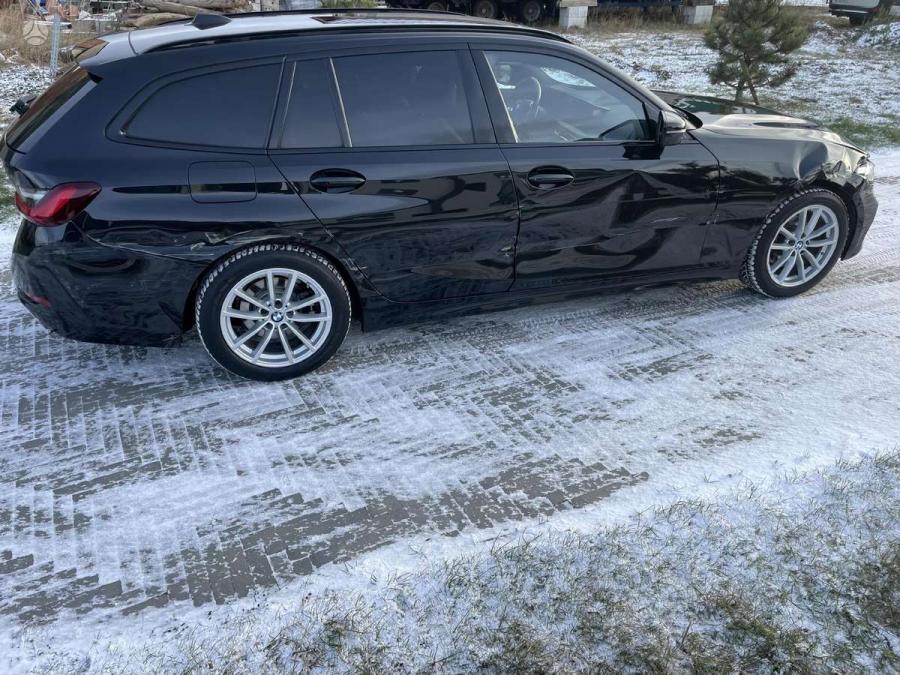 Melns BMW 318 2023 Kauņa, ar dzinēja tilpumu 2.00 L un nobraukumu 103 tūkst. km par 18200 €, foto 6 vietnē AUTOMOTO.COM.LV