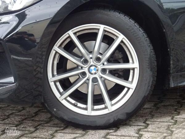 Melns BMW 318 2023 Kauņa, ar dzinēja tilpumu 2.00 L un nobraukumu 45 tūkst. km par 33214 €, foto 4 vietnē AUTOMOTO.COM.LV