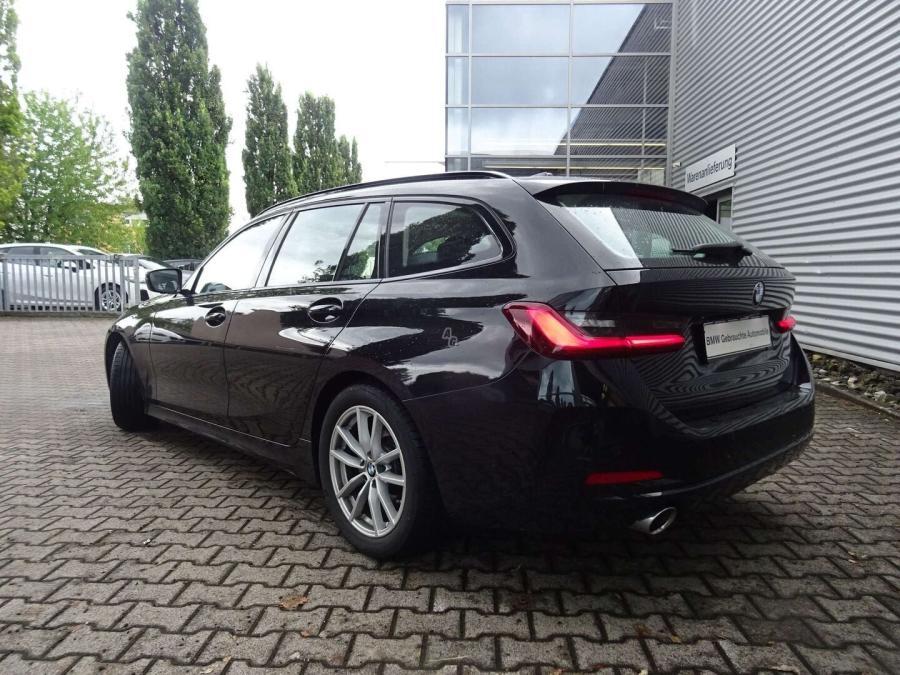 Black BMW 318 2023 in Kaunas, with an engine capacity of 2.00 L and mileage of 45 thousand km for 33214 €, photo 5 on AUTOMOTO.COM.LV
