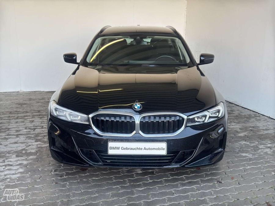 Black BMW 318 2023 in Kaunas, with an engine capacity of 2.00 L and mileage of 46 thousand km for 31795 €, photo 1 on AUTOMOTO.COM.LV