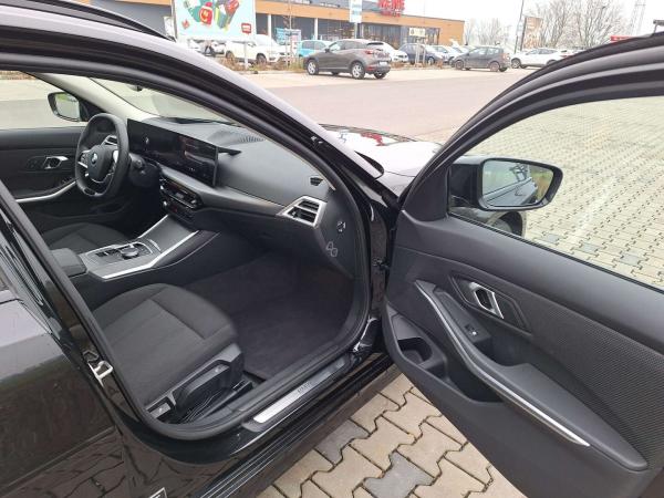 Black BMW 318 2024 in Kaunas, with an engine capacity of 2.00 L and mileage of 43 thousand km for 32905 €, photo 7 on AUTOMOTO.COM.LV