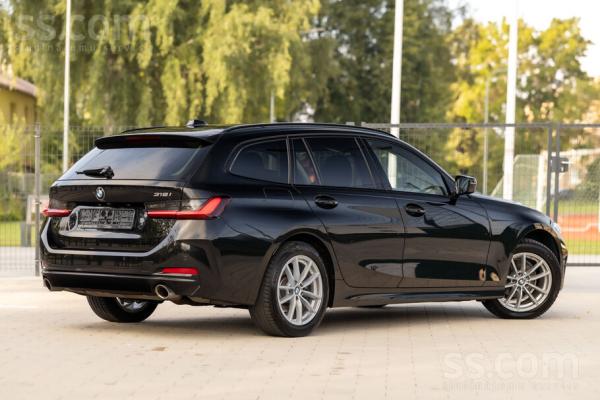 Black BMW 318 2024 in Riga, with an engine capacity of 1.80 L and mileage of 71 thousand km for 24900 €, photo 6 on AUTOMOTO.COM.LV