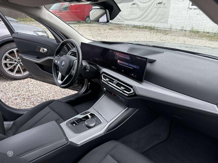 Melns BMW 318 2024 Kauņa, ar dzinēja tilpumu 2.00 L un nobraukumu 91 tūkst. km par 21300 €, foto 14 vietnē AUTOMOTO.COM.LV