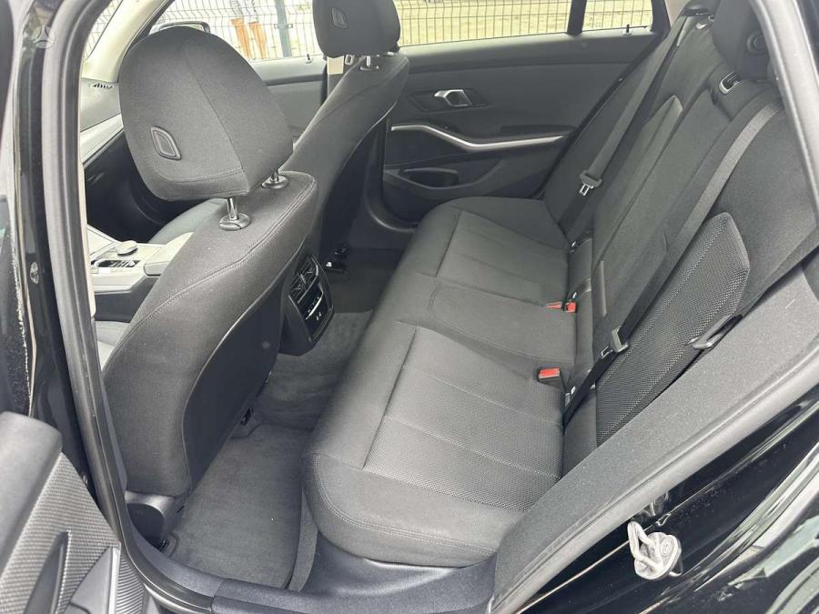 Melns BMW 318 2024 Kauņa, ar dzinēja tilpumu 2.00 L un nobraukumu 91 tūkst. km par 21300 €, foto 16 vietnē AUTOMOTO.COM.LV