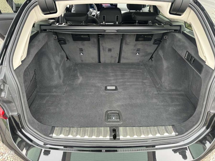 Melns BMW 318 2024 Kauņa, ar dzinēja tilpumu 2.00 L un nobraukumu 91 tūkst. km par 21300 €, foto 17 vietnē AUTOMOTO.COM.LV