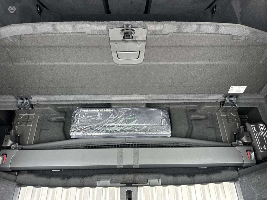 Melns BMW 318 2024 Kauņa, ar dzinēja tilpumu 2.00 L un nobraukumu 91 tūkst. km par 21300 €, foto 19 vietnē AUTOMOTO.COM.LV