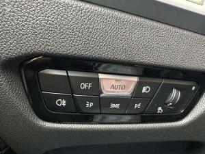 Melns BMW 318 2024 Kauņa, ar dzinēja tilpumu 2.00 L un nobraukumu 91 tūkst. km par 21300 €, foto 25 vietnē AUTOMOTO.COM.LV