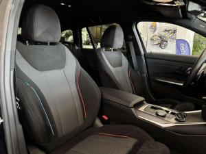 Black BMW 318 2024 in Vilnius, with an engine capacity of 2.00 L and mileage of 8 thousand km for 30555 €, photo 34 on AUTOMOTO.COM.LV