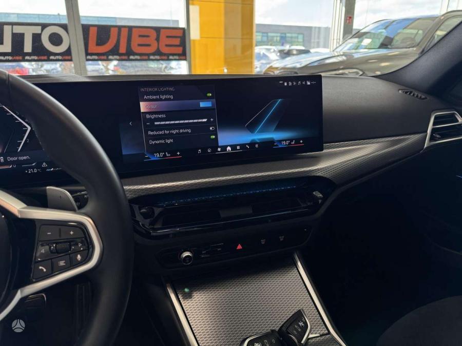 Black BMW 318 2024 in Vilnius, with an engine capacity of 2.00 L and mileage of 8 thousand km for 30555 €, photo 39 on AUTOMOTO.COM.LV