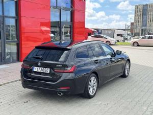 Black BMW 318 2024 in Klaipeda, with an engine capacity of 2.00 L and mileage of 100 thousand km for 21800 €, photo 5 on AUTOMOTO.COM.LV