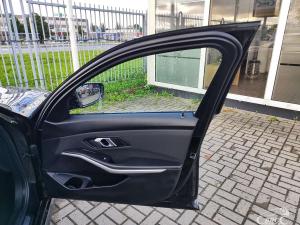 Black BMW 318 2024 in Klaipeda, with an engine capacity of 2.00 L and mileage of 88 thousand km for 21900 €, photo 6 on AUTOMOTO.COM.LV