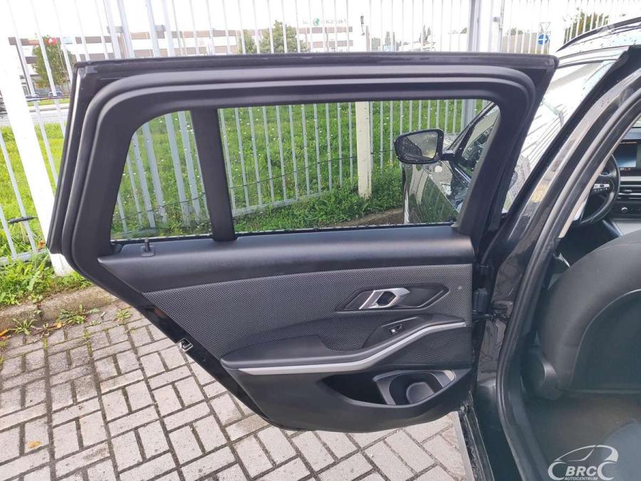 Black BMW 318 2024 in Klaipeda, with an engine capacity of 2.00 L and mileage of 88 thousand km for 21900 €, photo 13 on AUTOMOTO.COM.LV