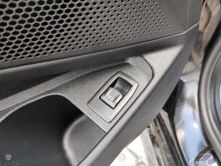 Black BMW 318 2024 in Klaipeda, with an engine capacity of 2.00 L and mileage of 88 thousand km for 21900 €, photo 20 on AUTOMOTO.COM.LV