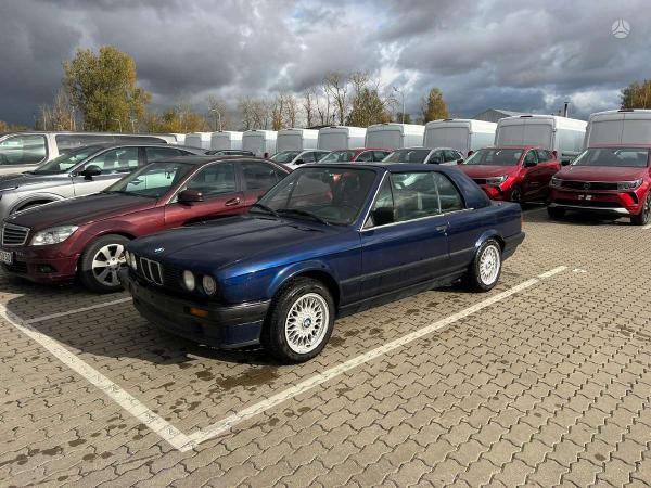 Blue BMW 318 1991 in Riga, with an engine capacity of 0.00 L and mileage of 166 thousand km for 10000 €, photo 1 on AUTOMOTO.COM.LV