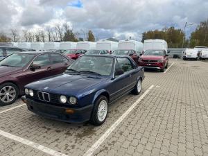 Blue BMW 318 1991 in Riga, with an engine capacity of 0.00 L and mileage of 166 thousand km for 10000 €, photo 3 on AUTOMOTO.COM.LV