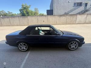 Синий БМВ 318 1992 в Каунас, объемом двигателя 1.80 л и пробегом 220 тыс. км за 11500 €, фото 8 на AUTOMOTO.COM.LV