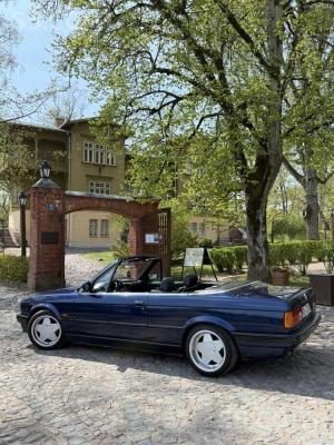 Zils BMW 318 1993 Kuldīga, ar dzinēja tilpumu 2.50 L un nobraukumu 345 tūkst. km par 12250 €, foto 3 vietnē AUTOMOTO.COM.LV