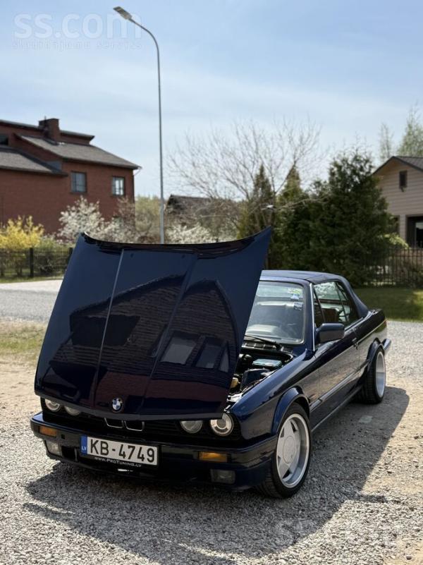 Zils BMW 318 1993 Kuldīga, ar dzinēja tilpumu 2.50 L un nobraukumu 345 tūkst. km par 12250 €, foto 3 vietnē AUTOMOTO.COM.LV
