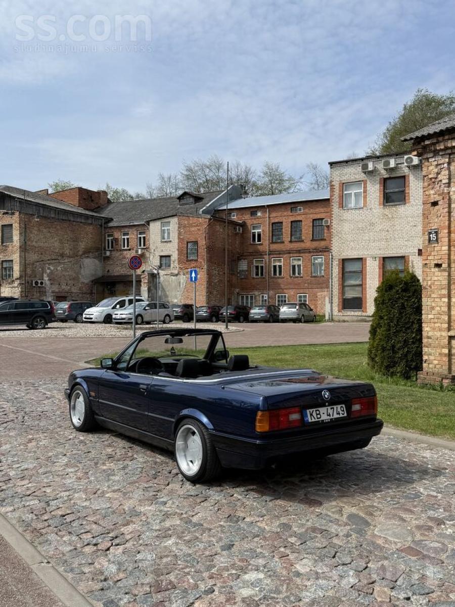 Zils BMW 318 1993 Kuldīga, ar dzinēja tilpumu 2.50 L un nobraukumu 345 tūkst. km par 12250 €, foto 9 vietnē AUTOMOTO.COM.LV
