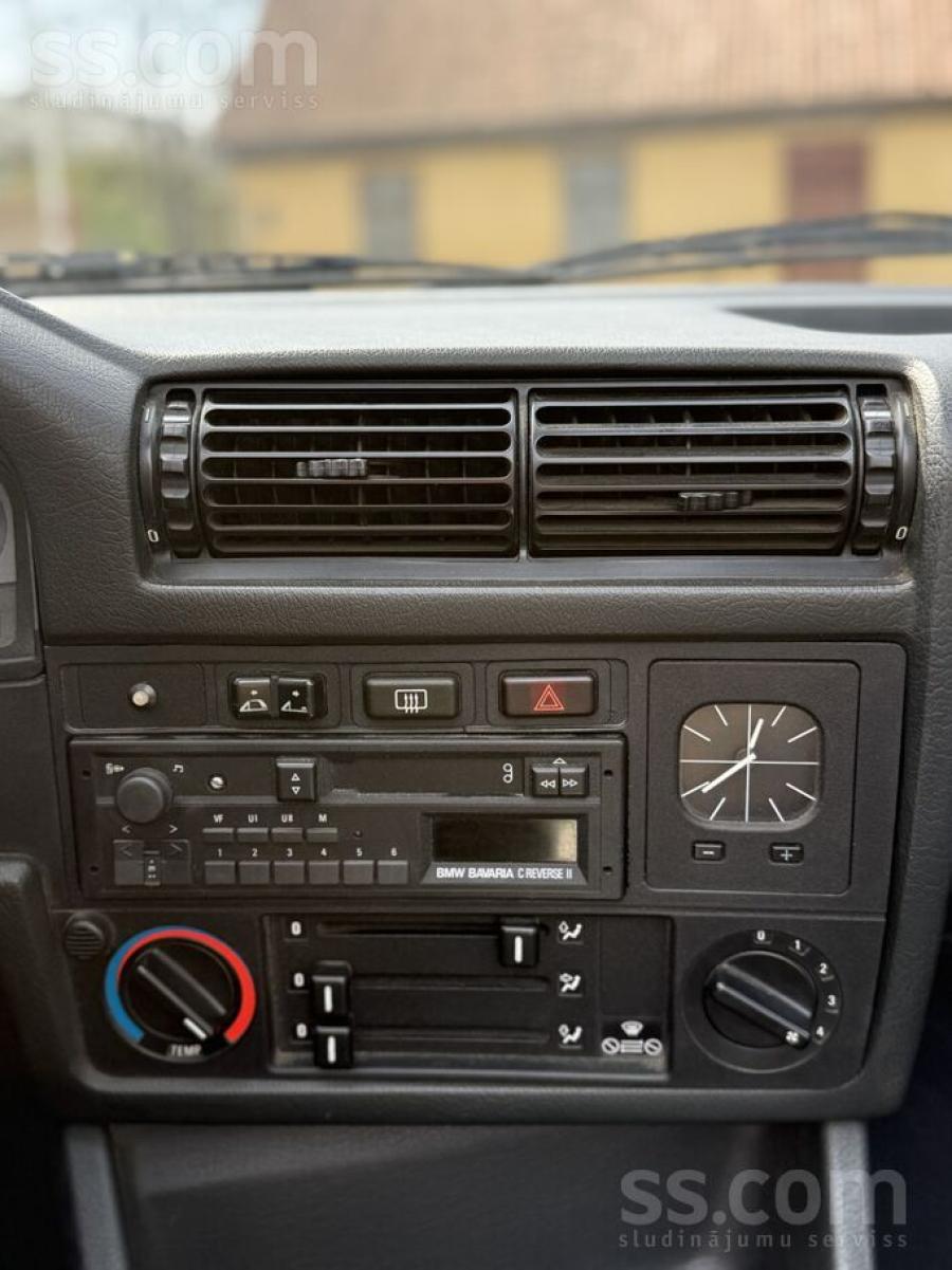 Zils BMW 318 1993 Kuldīga, ar dzinēja tilpumu 2.50 L un nobraukumu 345 tūkst. km par 12250 €, foto 13 vietnē AUTOMOTO.COM.LV