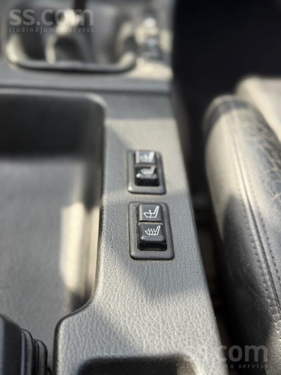 Zils BMW 318 1993 Kuldīga, ar dzinēja tilpumu 2.50 L un nobraukumu 345 tūkst. km par 12250 €, foto 14 vietnē AUTOMOTO.COM.LV