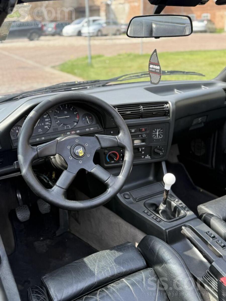 Zils BMW 318 1993 Kuldīga, ar dzinēja tilpumu 2.50 L un nobraukumu 346 tūkst. km par 12000 €, foto 7 vietnē AUTOMOTO.COM.LV