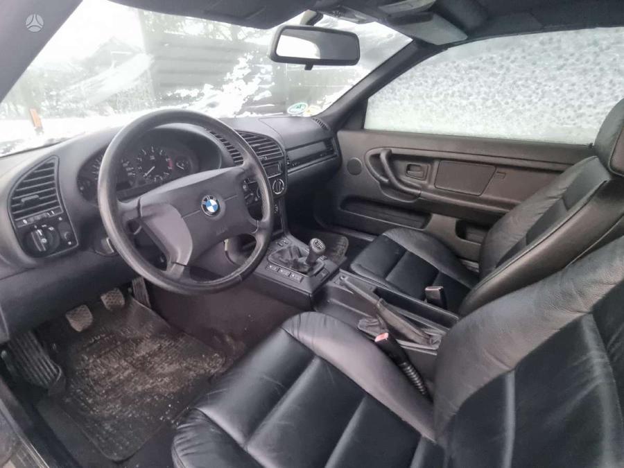 Zils BMW 318 1998 Kretinga, ar dzinēja tilpumu 1.80 L un nobraukumu 220 tūkst. km par 3300 €, foto 13 vietnē AUTOMOTO.COM.LV