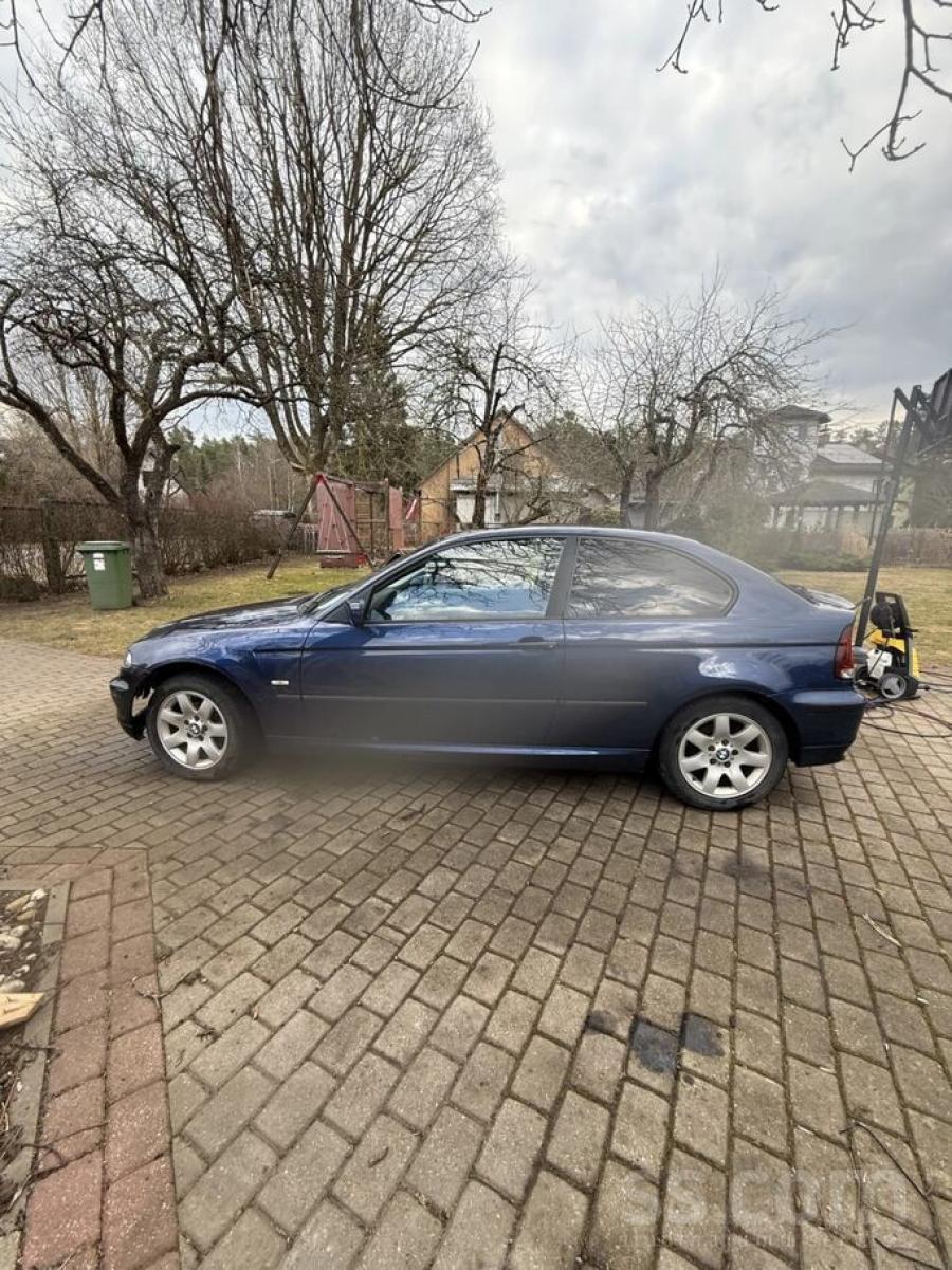 Blue BMW 318 2003 in Riga, with an engine capacity of 2.00 L and mileage of 341 thousand km for 1400 €, photo 4 on AUTOMOTO.COM.LV