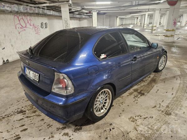 Blue BMW 318 2004 in Liepaja, with an engine capacity of 2.00 L and mileage of 303 thousand km for 1950 €, photo 4 on AUTOMOTO.COM.LV