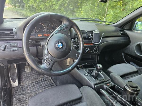 Blue BMW 318 2004 in Liepaja, with an engine capacity of 1.90 L and mileage of 306 thousand km for 1500 €, photo 5 on AUTOMOTO.COM.LV