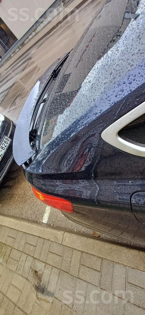 Blue BMW 318 2014 in Riga, with an engine capacity of 2.00 L and mileage of 258 thousand km for 9500 €, photo 7 on AUTOMOTO.COM.LV