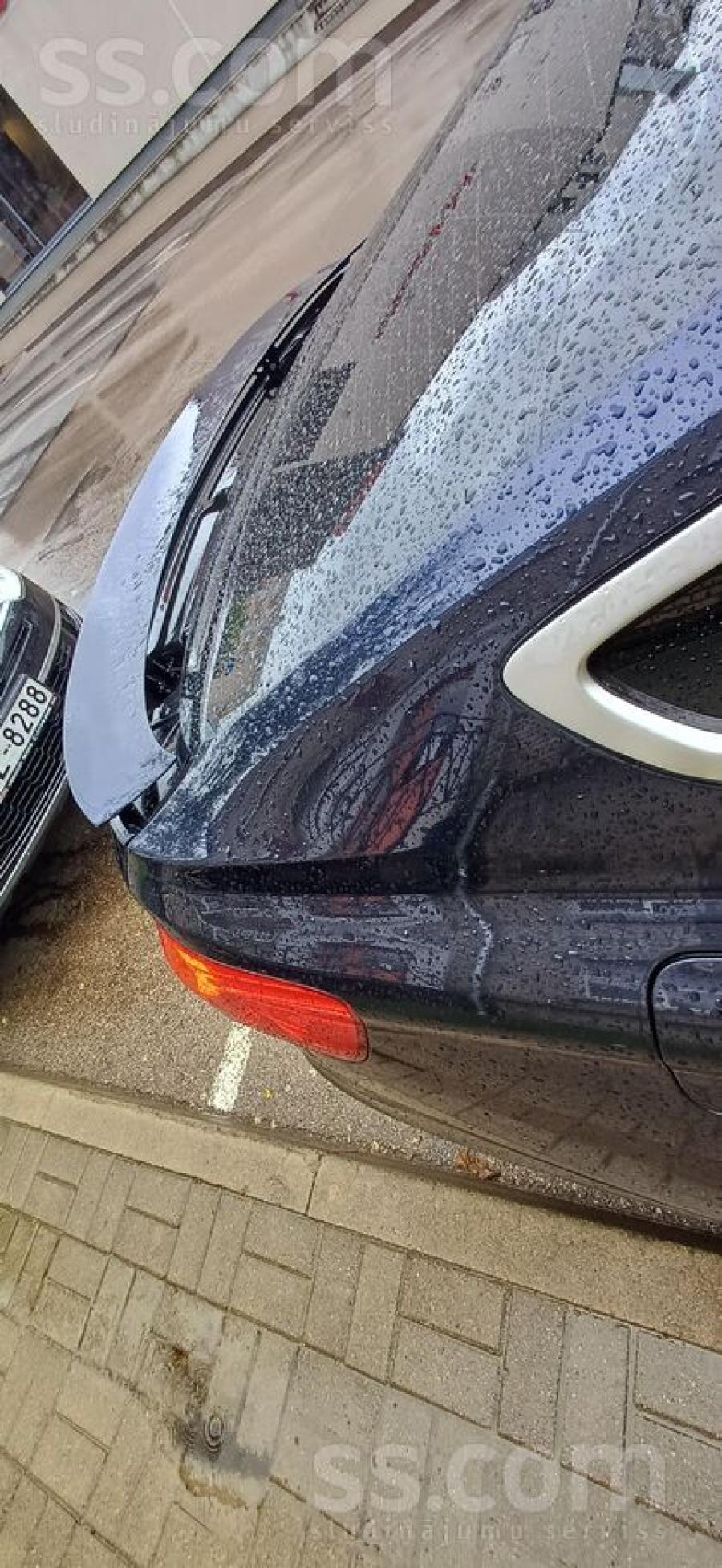 Blue BMW 318 2014 in Riga, with an engine capacity of 2.00 L and mileage of 258 thousand km for 9500 €, photo 8 on AUTOMOTO.COM.LV
